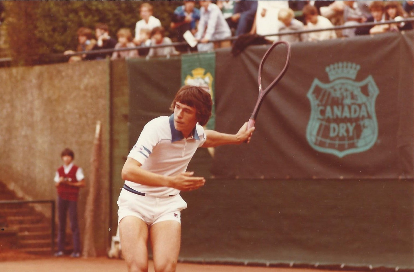 LEVENSVERHAAL. Yves Stevens (59), de toptennisser die Sabena trouw ...