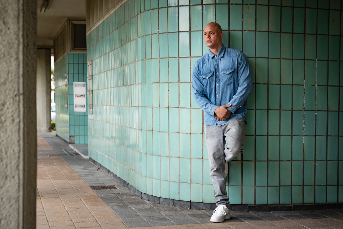 Van de Colruyt naar Hollywood. Joshua (35) groeide op aan het Kiel en ...