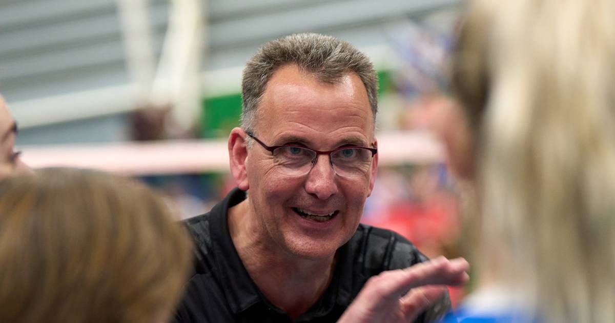 Volleybalcoach Harry Van Den Brink Heeft Met De Landstitel In De Tas