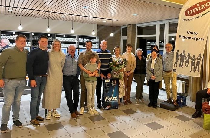 Unizo Pittem-Egem reikt 4.973 euro aan prijzen uit | Pittem | hln.be