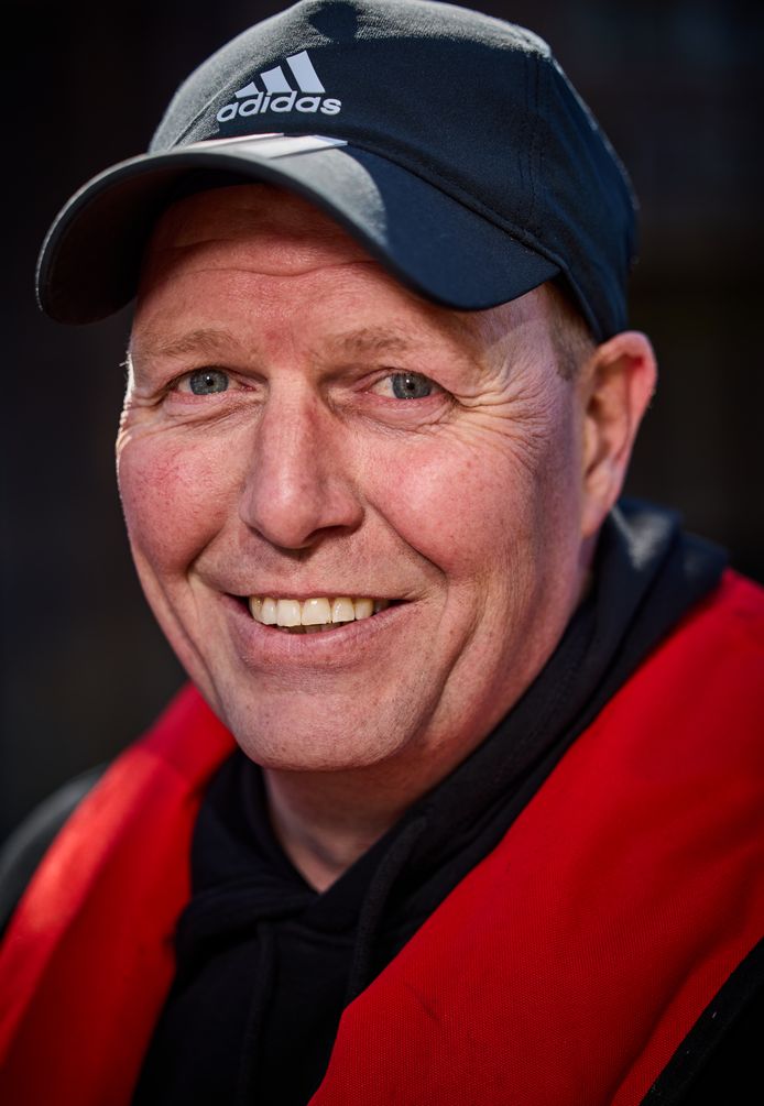 Adrie (45) roeide 200 kilometer met (ex)verslaafden: ‘Tijdens de tocht ...