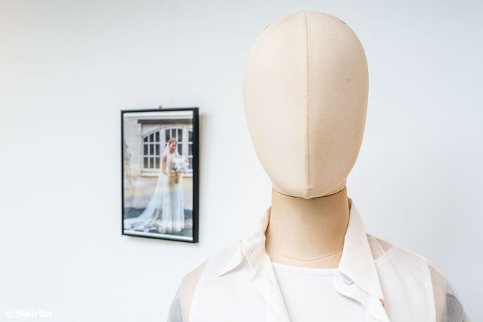 Modeontwerpster Silke (24) toont haar nieuwe collectie in pop-up: “Ik ...