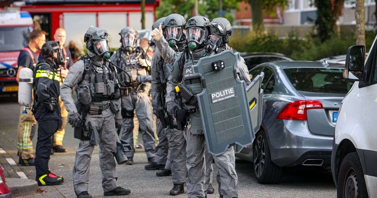 Explosie in woning, twee personen aangehouden | Rotterdam | AD.nl