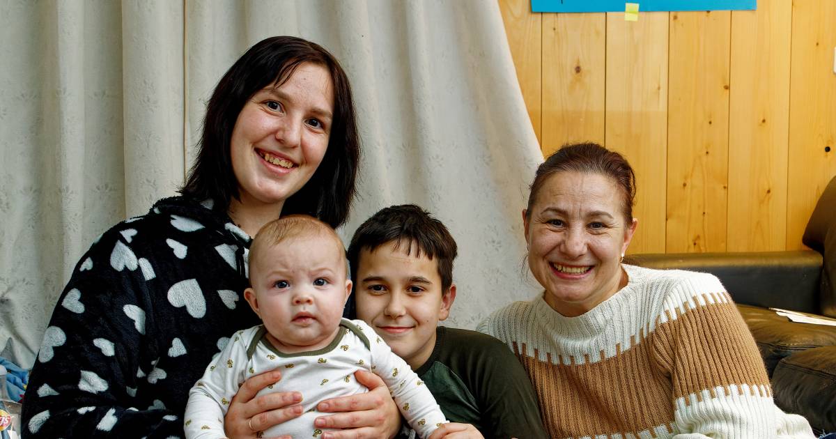 Ze vluchtten met drie, nu zijn ze met vier; vanwege baby Dima gaat ...