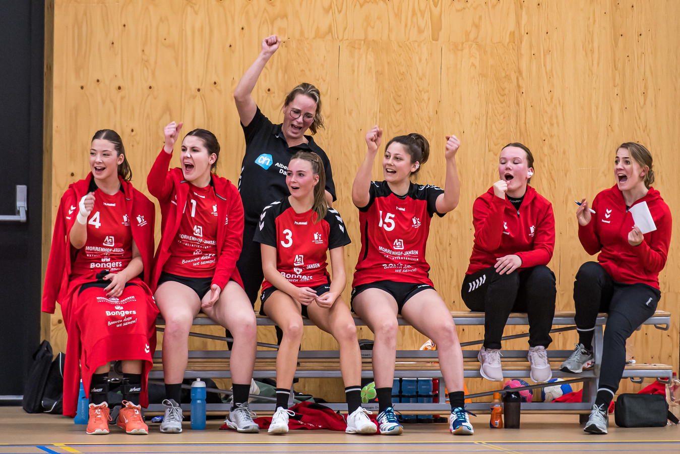 Handbalsters van Dalfsen leggen de lat hoog: ‘We denken dat we kampioen ...
