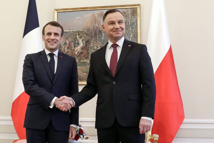 Poolse president liet zich kort na raketinslag beetnemen aan telefoon ...