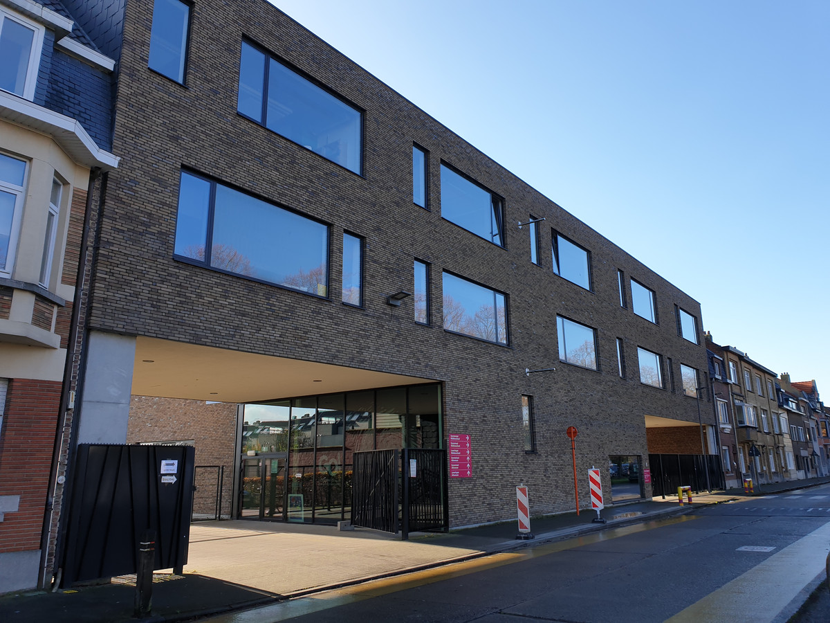 Directie Atheneum Ninove informeert leerlingen nu toch over ...