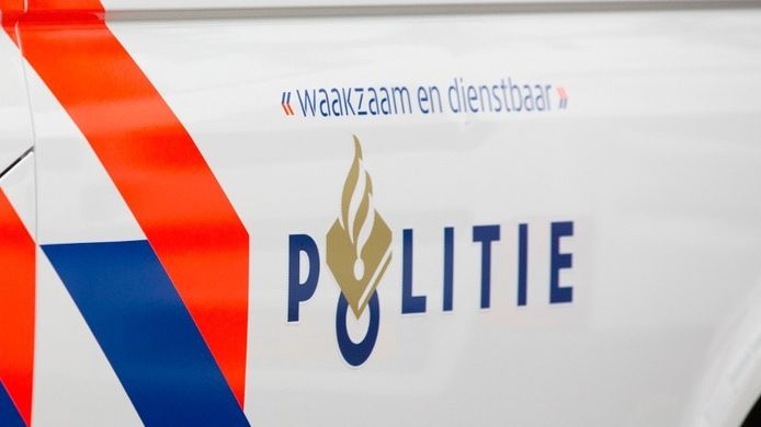 Drie gewonden bij steekpartij in flat Kikkenstein in Amsterdam | 112 ...