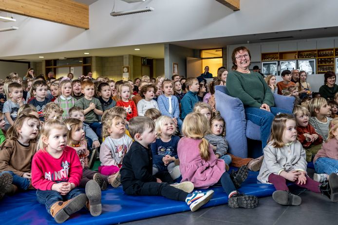 VLEK-school zwaait juf Anne uit | Dendermonde | hln.be