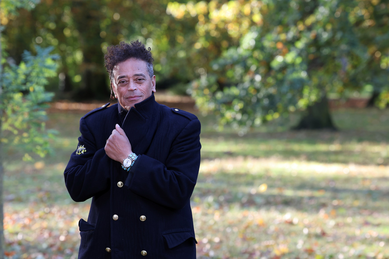 Jean Bosco Safari werd door z'n Rwandese moeder gedwongen afgestaan: “Ik heb daar littekens aan ...