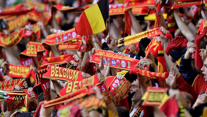 Rode Duivels-supporter pleegt na overwinning Belgen zelfmoord voor ogen ...