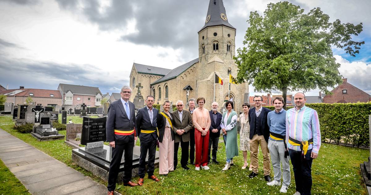 Sint-Gertrudiskerk in Bovekerke is uit de stellingen | Koekelare | hln.be