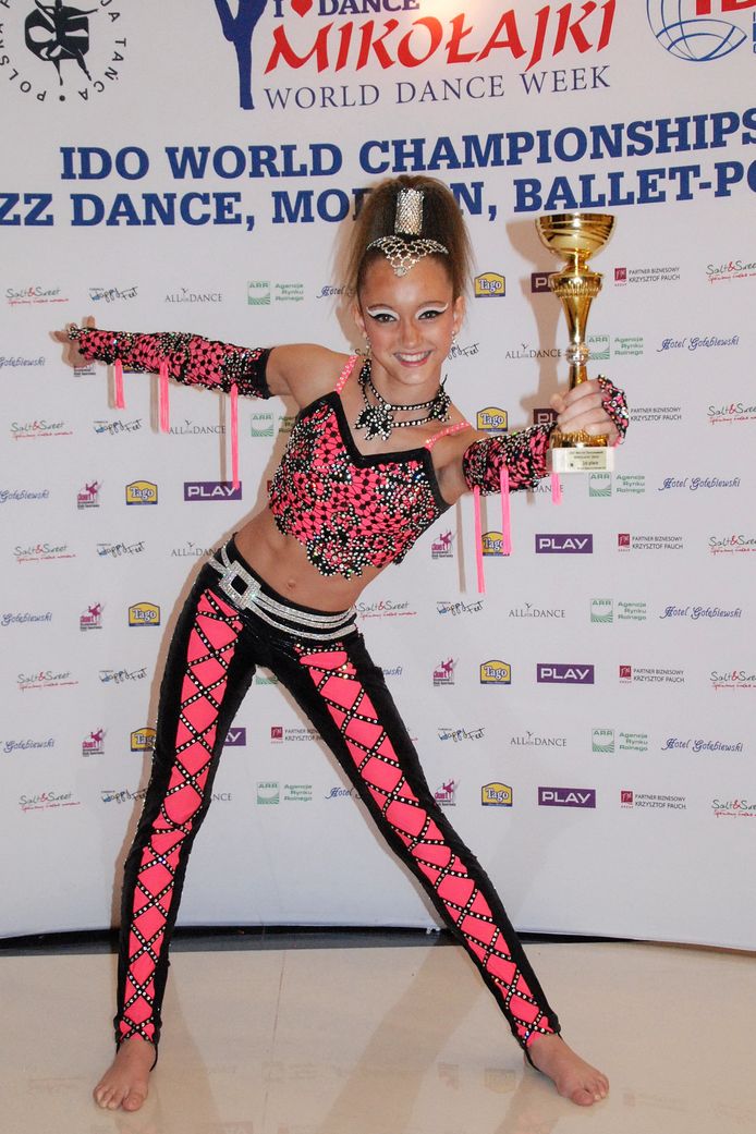 Kayley (13) behaalt goud op WK disco-dansen | Ieper | hln.be