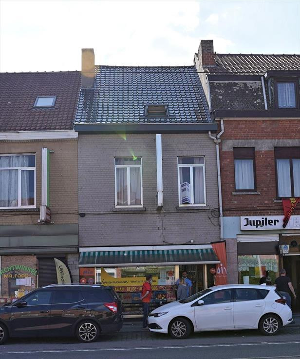 HUIZENJACHT. Nieuw Gent, een wijk waar af en toe een koopje opduikt ...