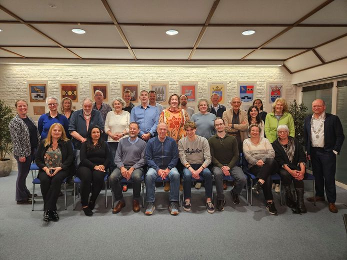 Gemeente geeft opnieuw cursus politiek | De Ronde Venen | AD.nl