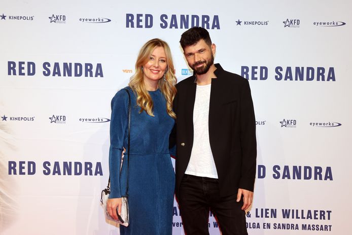 ‘Red Sandra’ ontroert bekend Vlaanderen | Showbizz | hln.be