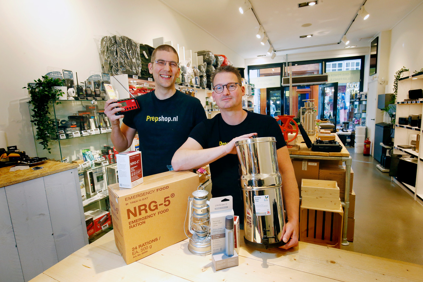 Doomsday preppen? Dat kan nu in hartje Utrecht bij Johan en Luuk: ‘Ik ...