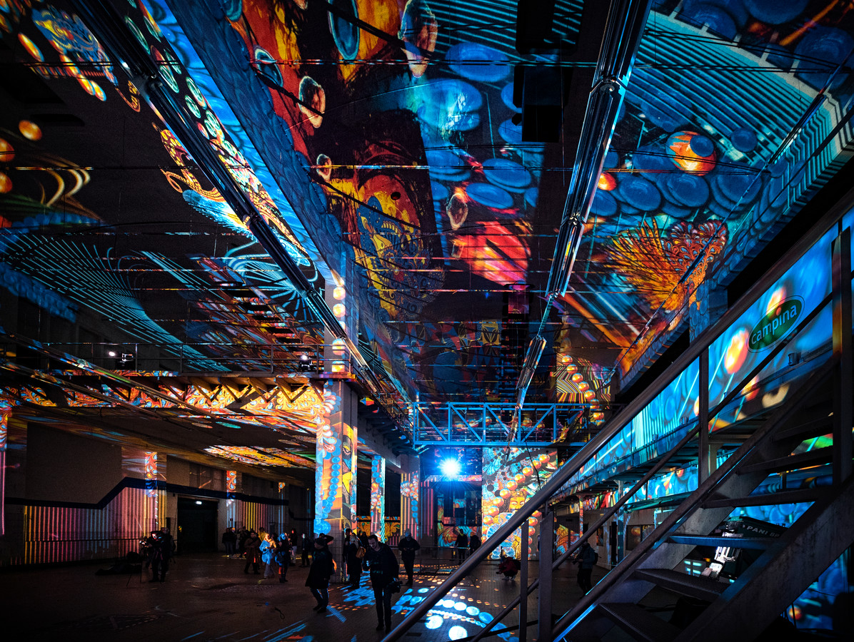 580.000 bezoekers voor corona-editie Glow | Foto | AD.nl