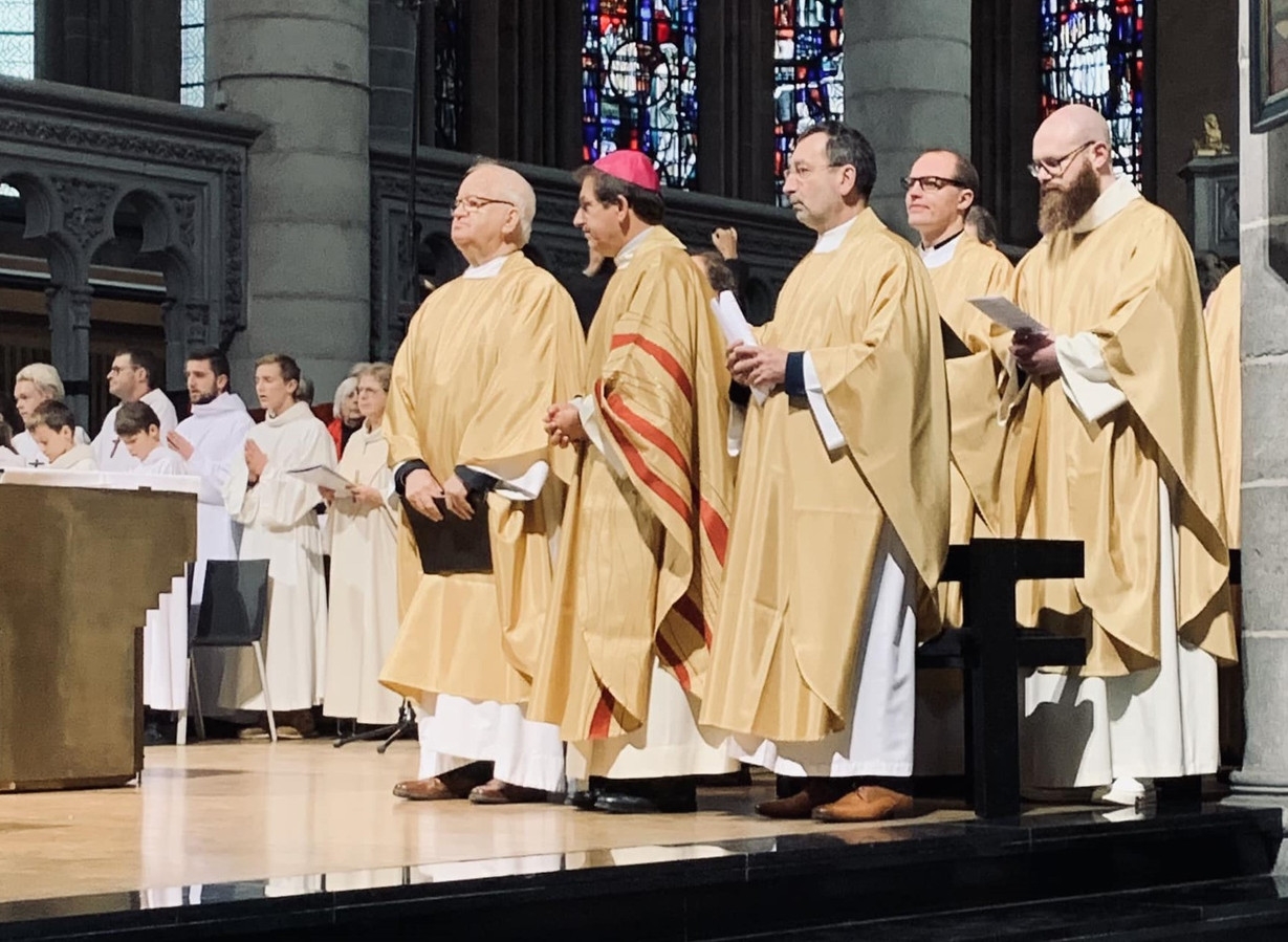 Afscheid van deken Roland Hemeryck in Sint-Maartenskerk | Foto | hln.be