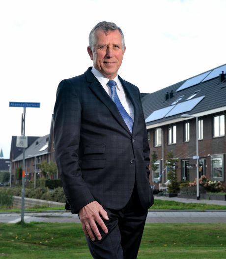Oud-wethouder Van den Hengel haalt uit naar wethouder De Kruijf en eist ... Oud-wethouder Van den Hengel haalt uit naar wethouder De Kruijf en eist ...