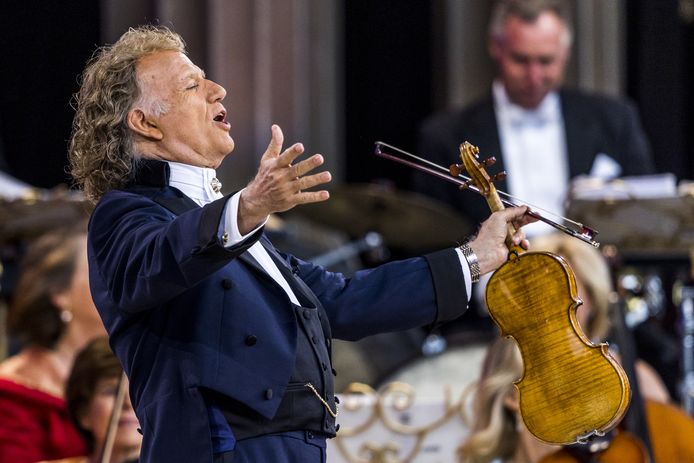 André Rieu dankbaar na 'onvergetelijke' concertreeks in Maastricht | Maastricht | AD.nl