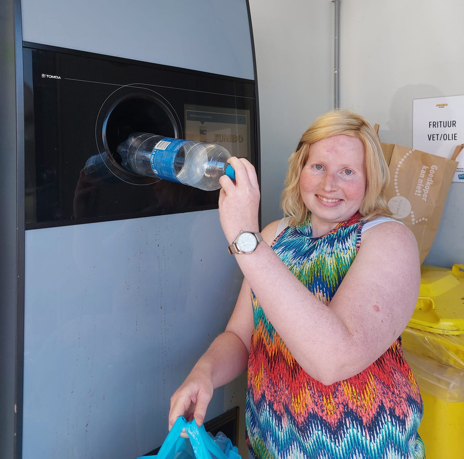 Rachel (25) overleeft hersentumor en haalt duizenden euro’s op voor ...