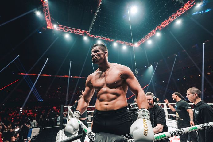 Rico Verhoeven is niet kapot te krijgen: ‘Drie gevechten op één avond ...