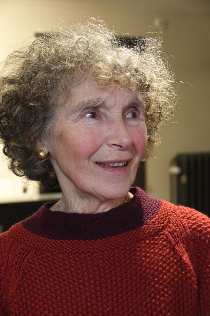 ‘Bart Chabot was op dreef tijdens deze gevarieerde poëzieavond ...