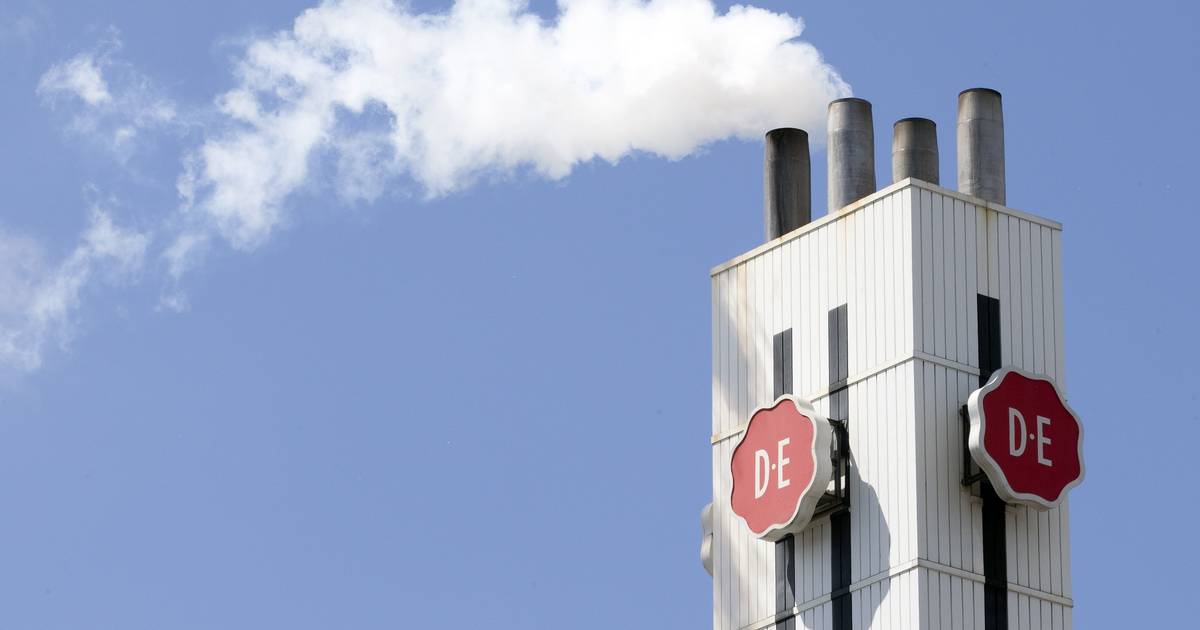 Fabrieksmedewerkers Douwe Egberts hebben hun zin: vakbonden stemmen in ...