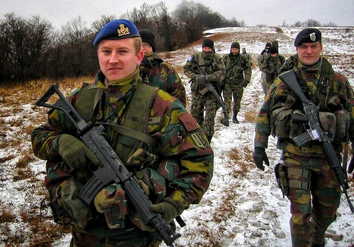 Hij diende in Kosovo, nu neemt Kortrijks schepen Axel Weydts verplicht ...