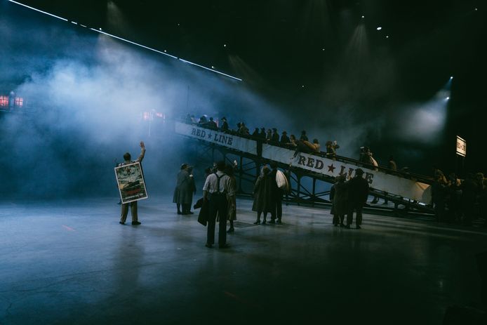 Eerste beelden van de nieuwe spektakelmusical Red Star Line maken nu al ...