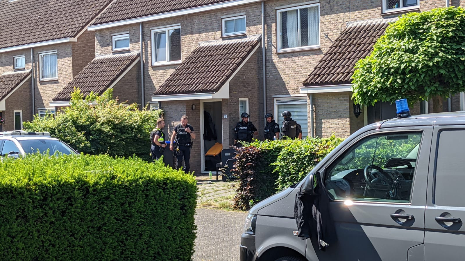 Arrestatieteam haalt mogelijk vuurwapengevaarlijke man na 18 uur uit ...