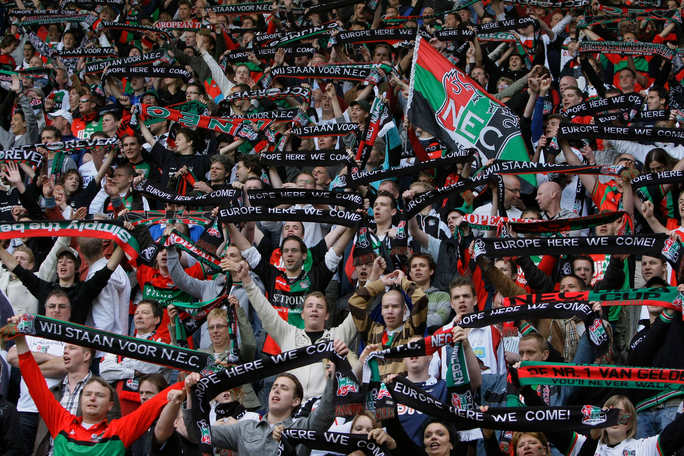 NEC doet de peuk écht in de ban: stadion na de zomer rookvrij | Foto ...