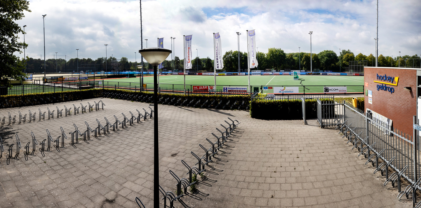 Conflict tussen trainer en speelster Hockey Geldrop, landelijke bond ...