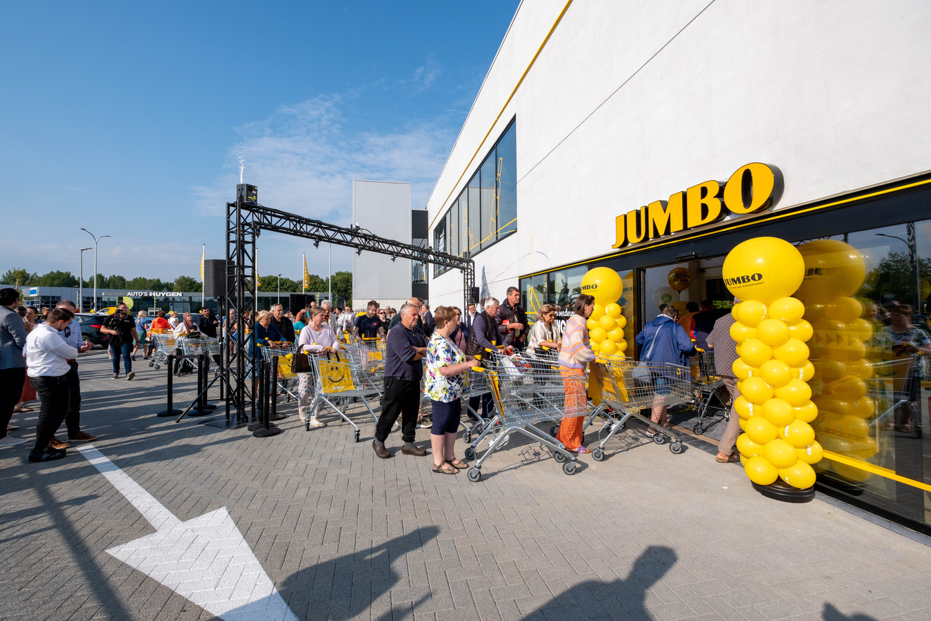 NET OPEN. Grootste Jumbo-supermarkt van Vlaanderen opent in Lier ...