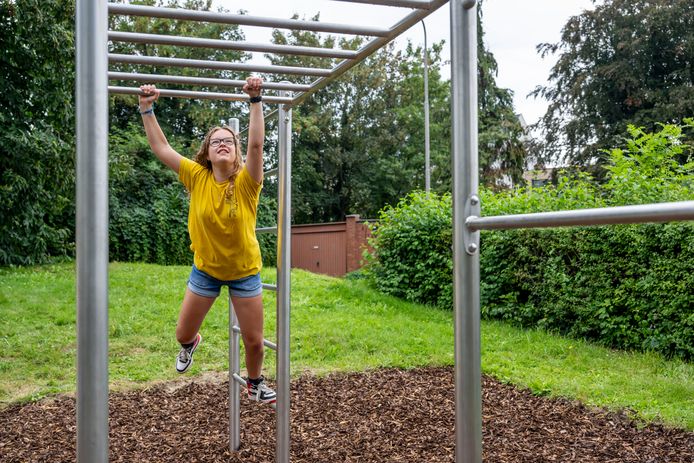 Ragna (15) zorgt voor fitnesstoestel op De Vliet dankzij Jongerenbudget ...