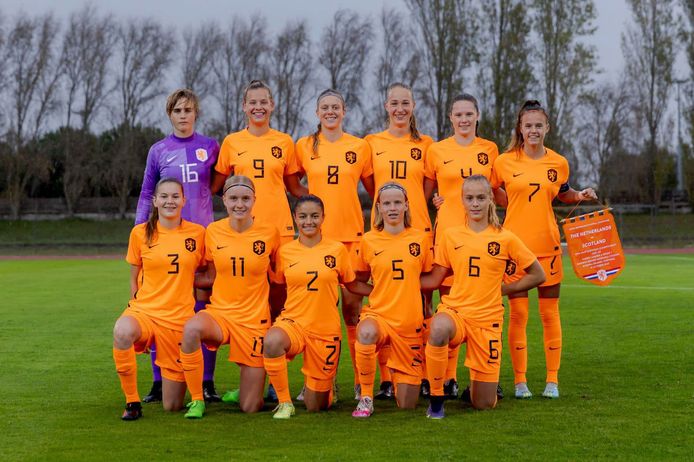 ‘Hattrick’ Huissense Aniek Janssen in Oranje O17 | Sport Betuwe ...