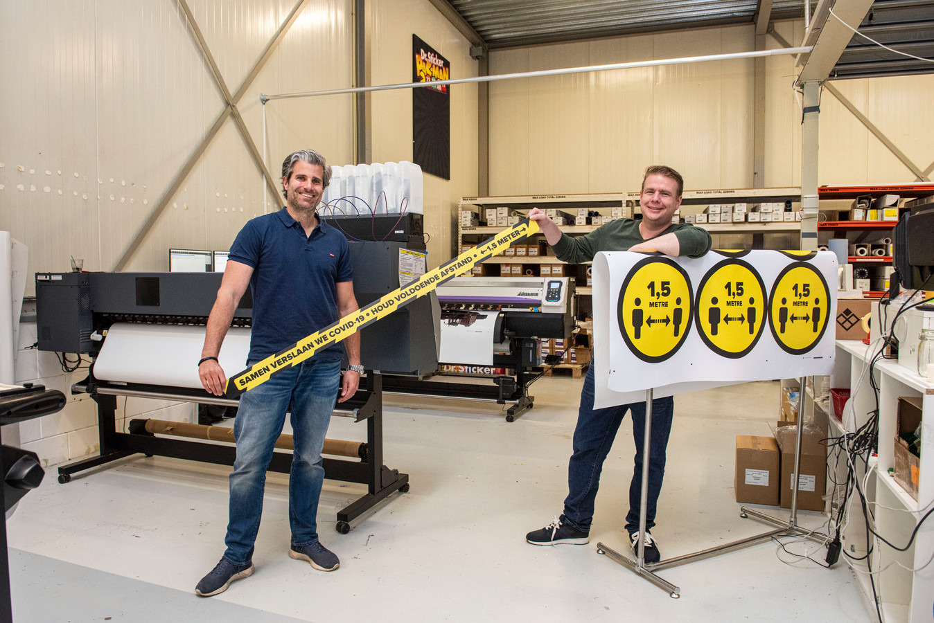 Nieuwe maatregelen op komst? Stickerbedrijven hebben het er druk mee ...