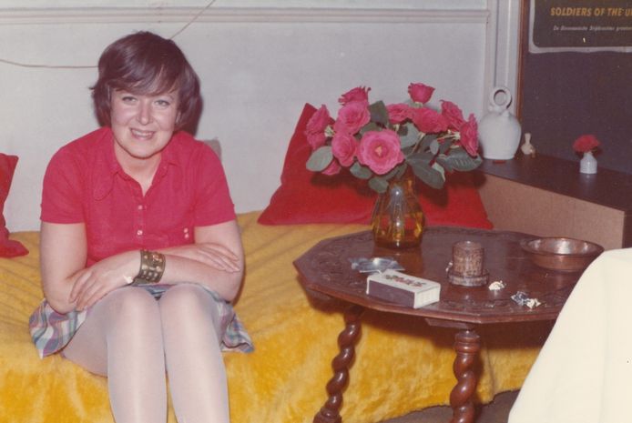 Al vijftig jaar beheert Leonoor (80) huis vol corpsmeisjes: ‘Ben zo oud ...