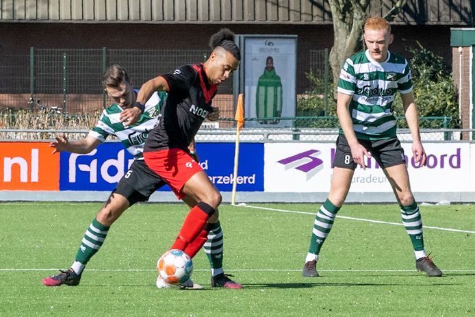 Kruisbandoperatie voor Oranje Witter Van Ree: ‘Zo bij een nieuwe club ...