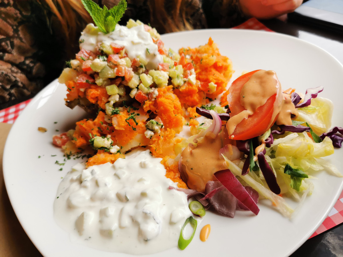 RESTOTIP. Boem Patat in Brugge: "Gevulde aardappel zoals je hem nog ...