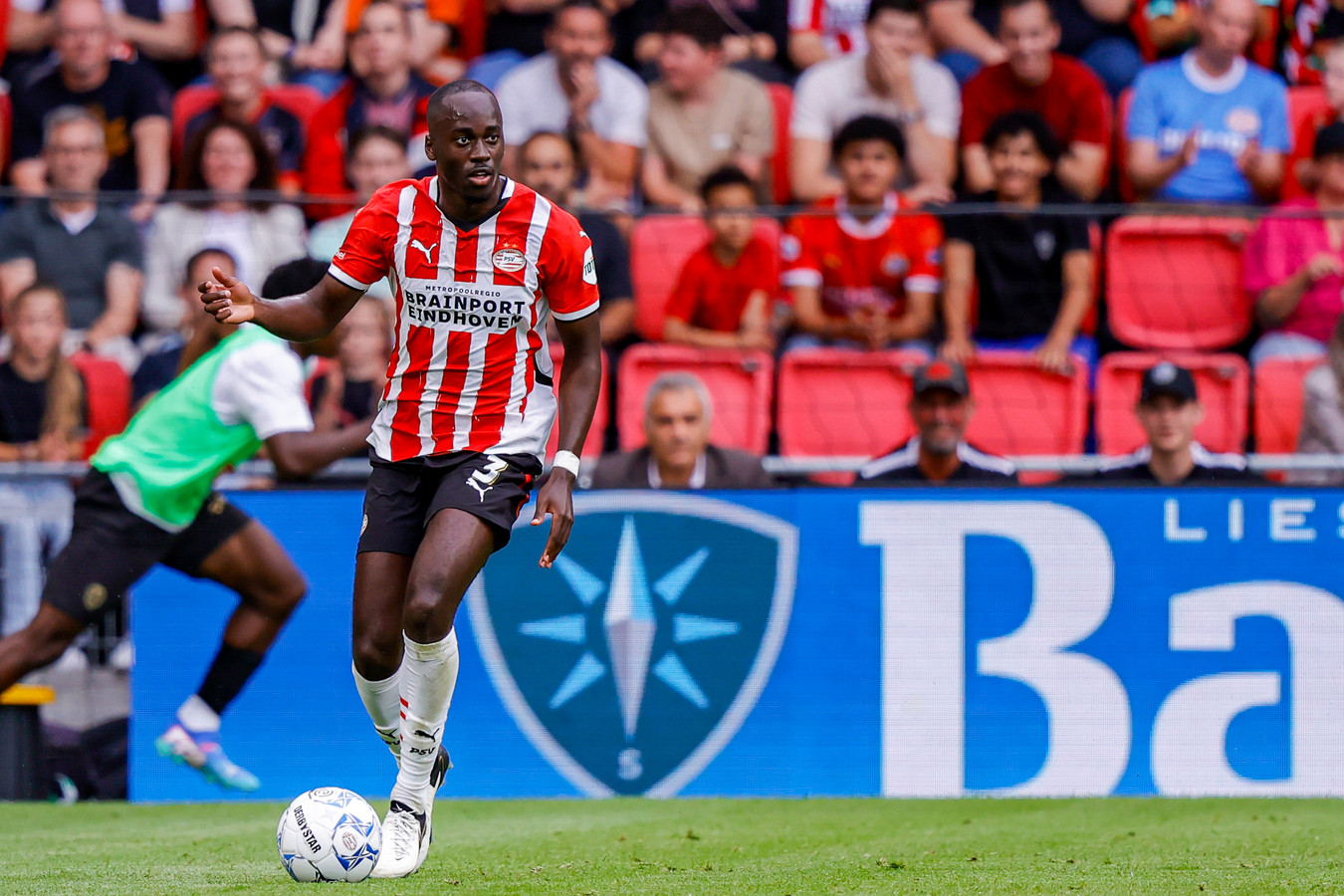 AS Monaco meldt zich plots bij PSV als kandidaat-koper voor Jordan Teze ...