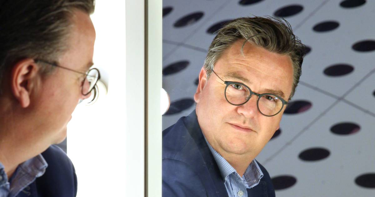 Theaterdirecteur Rob van Wijk: 'Ik ben geen pak-das-man' | Voorne ...