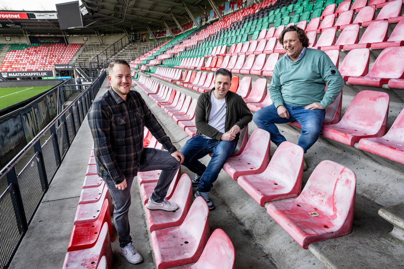 Erevoorzitter geeft groot NEC-feest, jaren na zijn dood: ‘Bij Derde ...