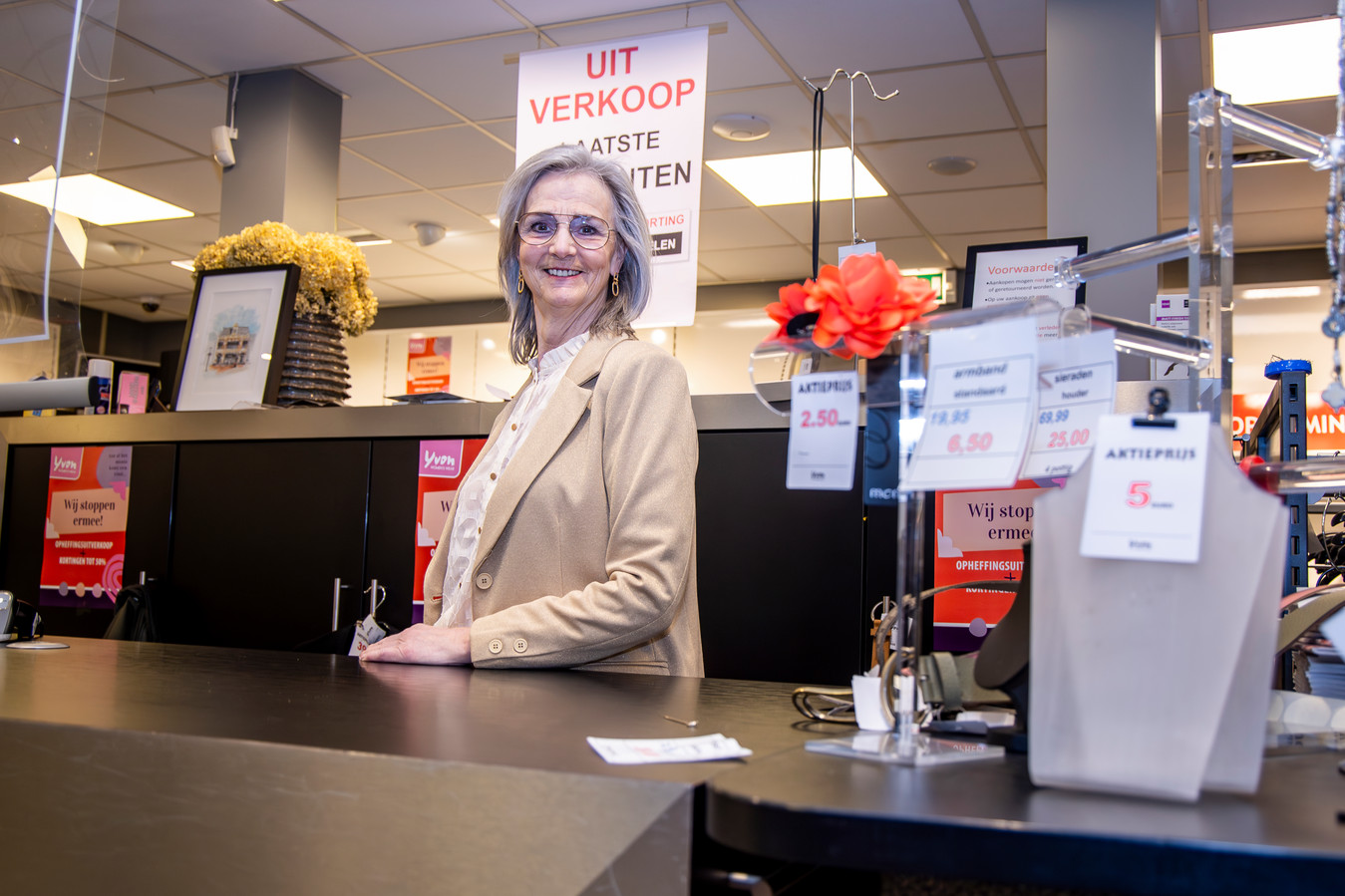 Het naderende einde van de winkel van Yvonne (61) in Almelo, Yvon Women’s Wear: ‘Klanten zijn ...