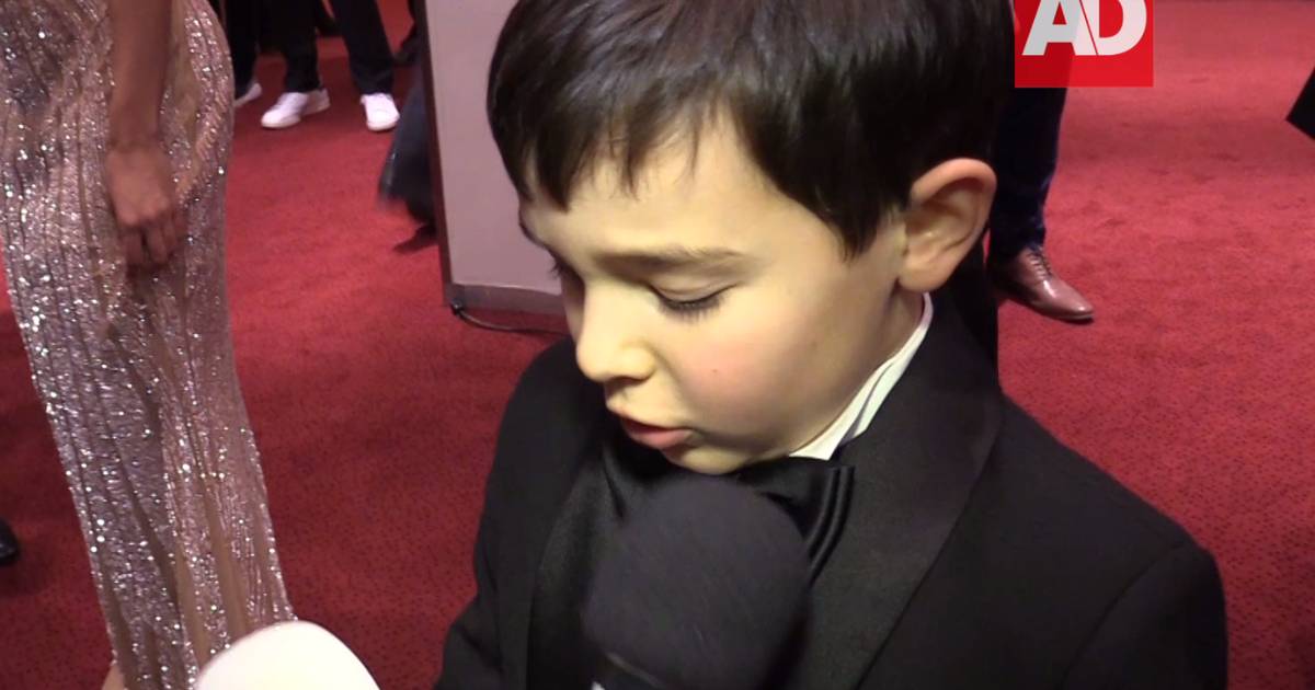 Kleine Silver Metz sloopt AD-microfoon bij Musical Awards | Musical ...