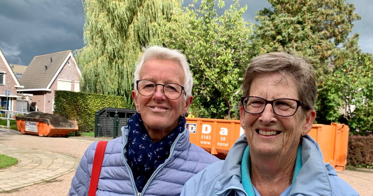‘Waterratten’ Henny en José gaan élke dag samen zwemmen en daarna ...