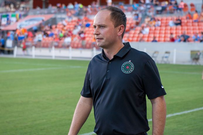 Mark Parsons (34) moet na Spelen opvolger Sarina Wiegman worden ...