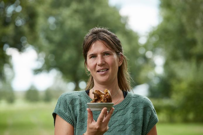 Julia Bos (33) uit Brummen is dol op paddenstoelen en verkoopt ze op de ...