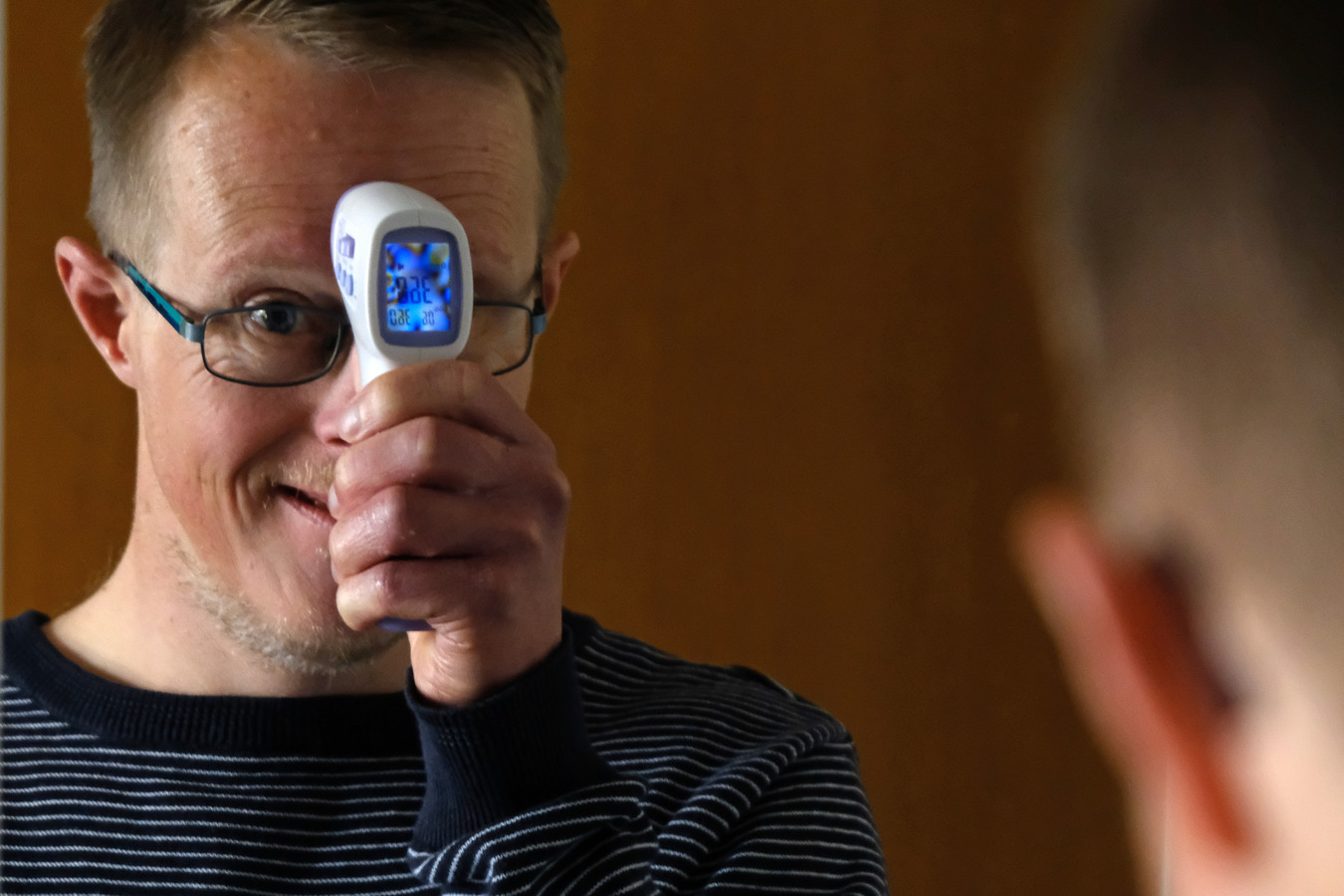 David (36) steunt Downstichting met 'coronacollectie' uit de Kop | Foto ...